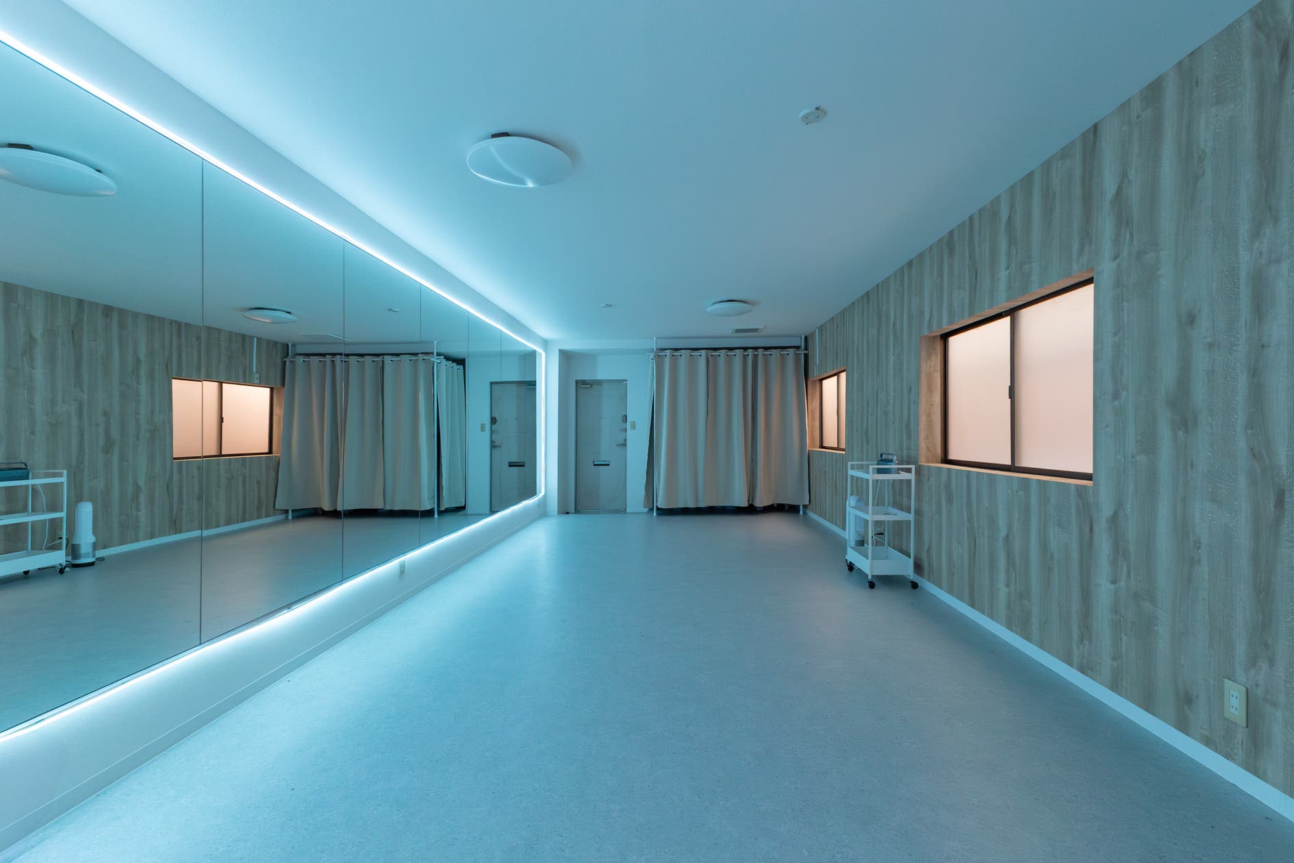 【✨OPEN記念✨🎉】駅徒歩２分！⭐️お洒落でダンス可能なレンタルスタジオ✨ヨガや撮影にも人気✨の写真9