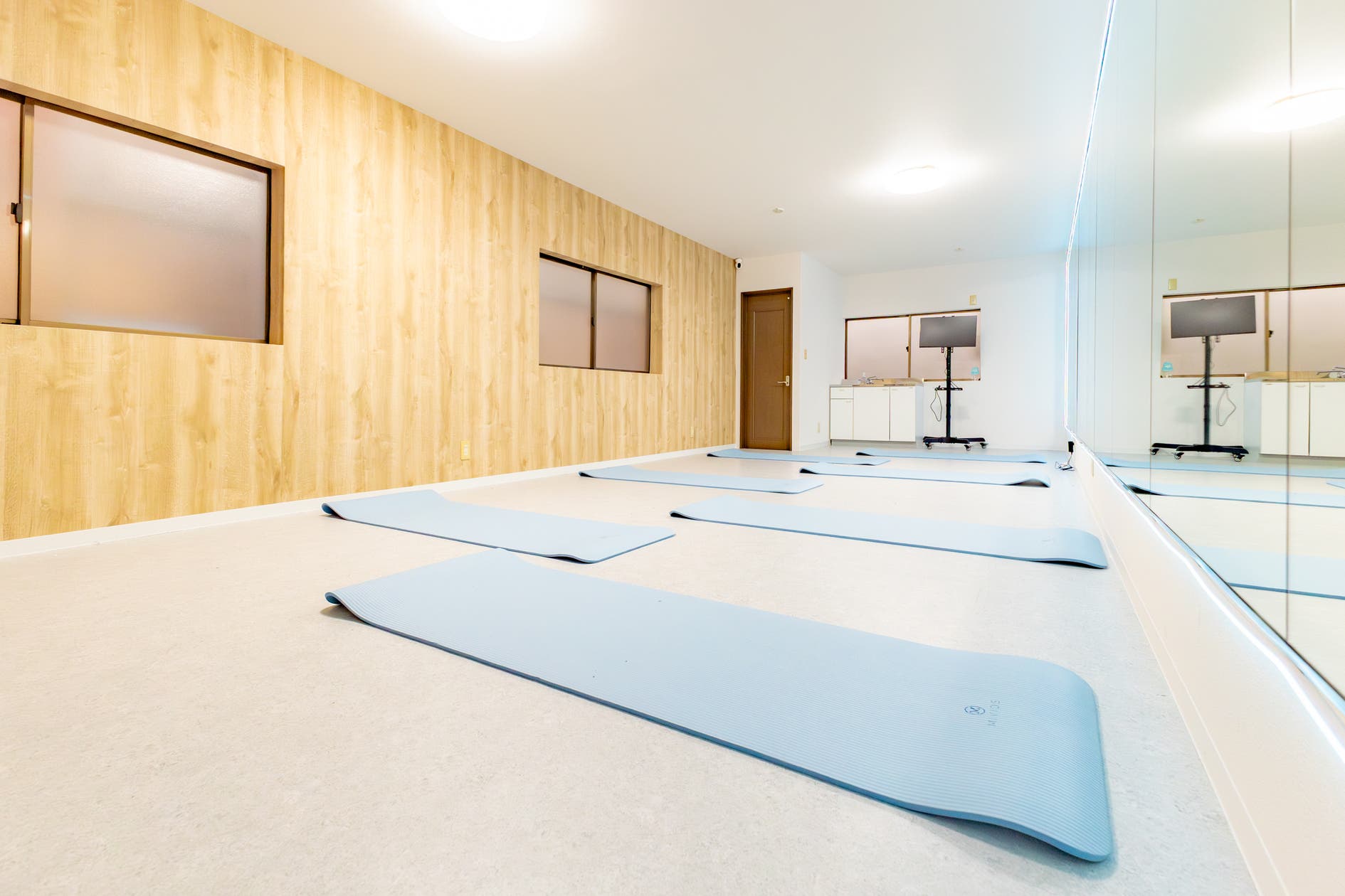 【✨OPEN記念✨🎉】駅徒歩２分！⭐️お洒落でダンス可能なレンタルスタジオ✨ヨガや撮影にも人気✨の写真10