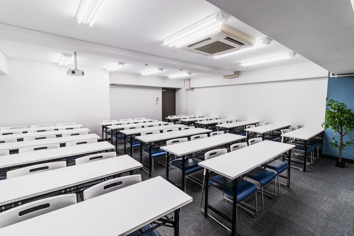 【池袋駅西口出口目の前！定員54名】プロジェクター・ホワイトボード・マイク・WiFi全て無料！ふれあい貸し会議室 池袋No148の写真6