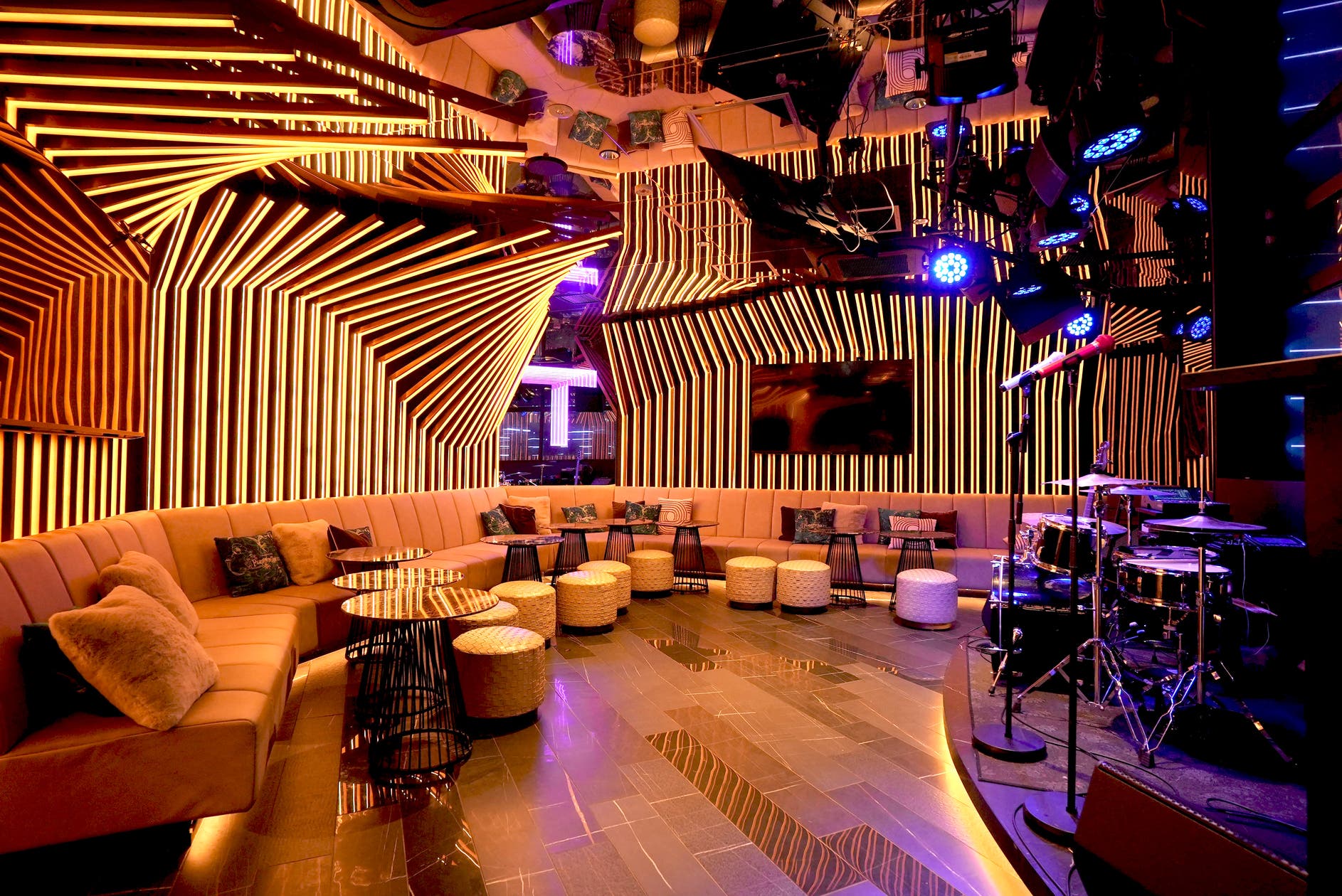 六本木駅から徒歩1分！プライベートパーティールーム（カラオケ付き）の写真2