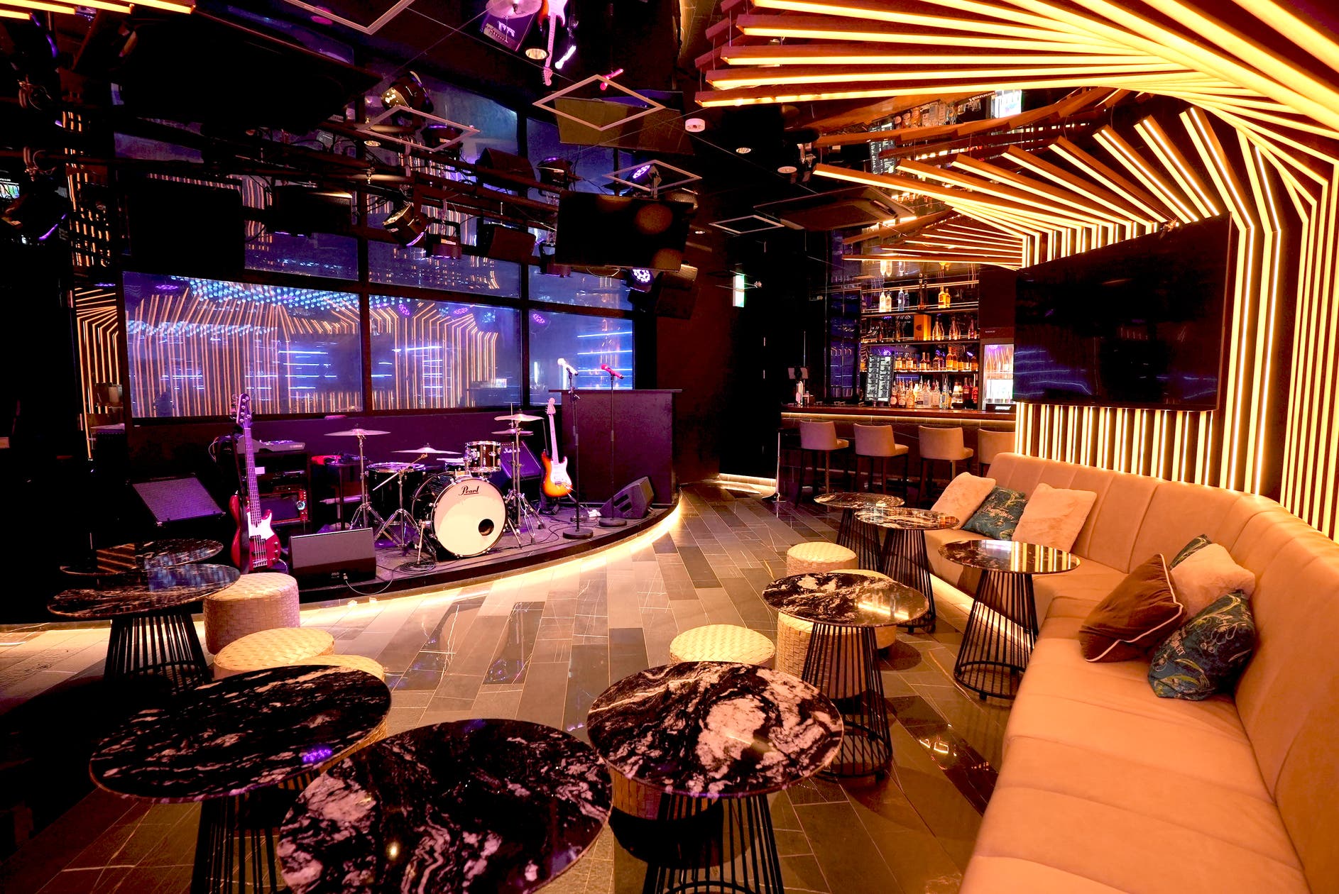 六本木駅から徒歩1分！プライベートパーティールーム（カラオケ付き）の写真1