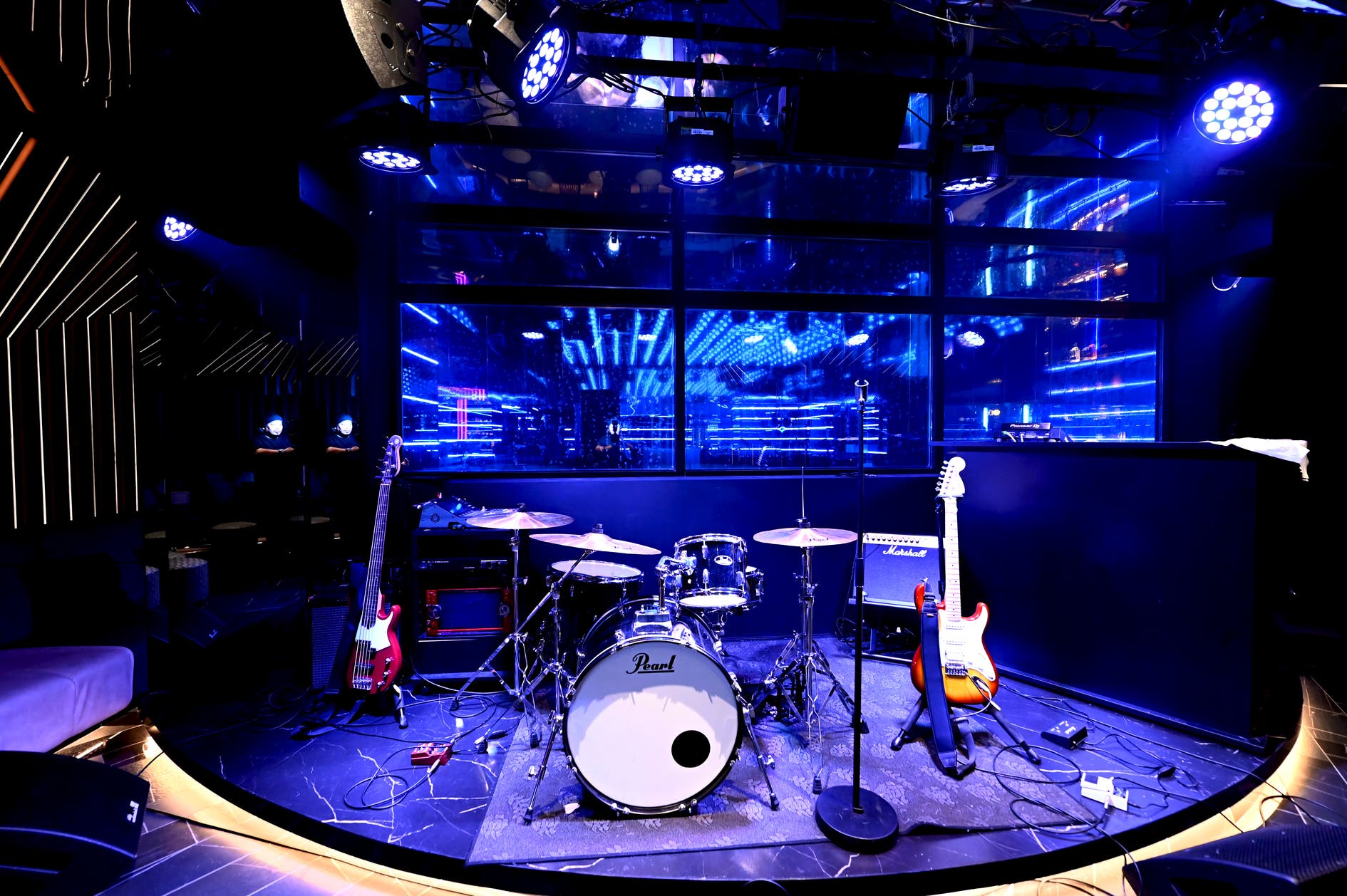 六本木駅から徒歩1分！プライベートパーティールーム（カラオケ付き）の写真3