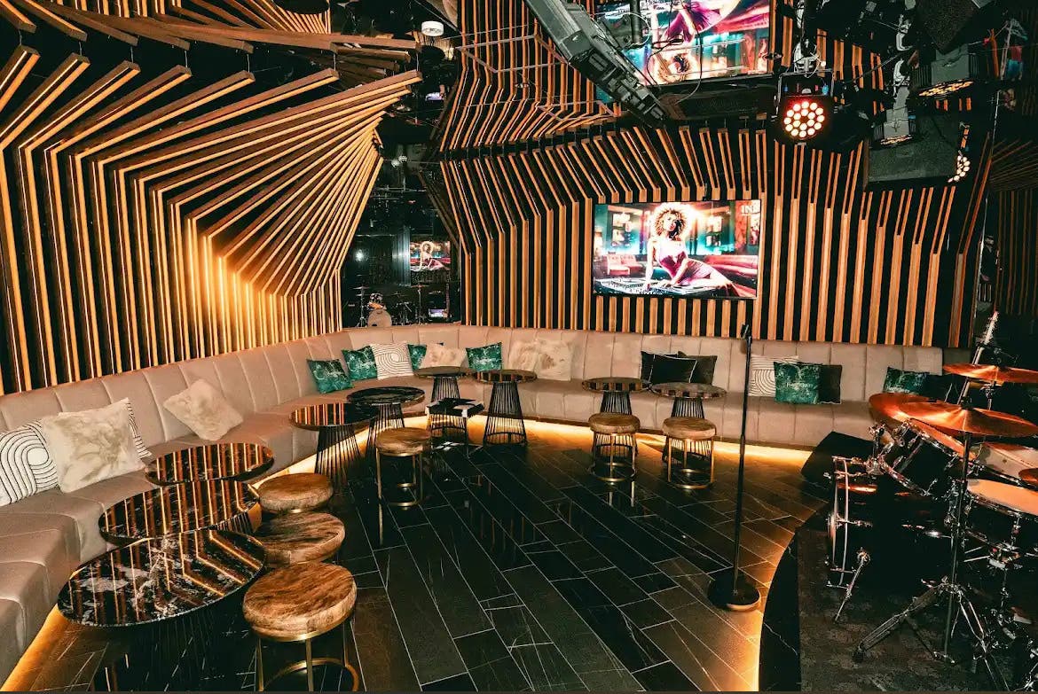 六本木駅から徒歩1分！プライベートパーティールーム（カラオケ付き）の写真4