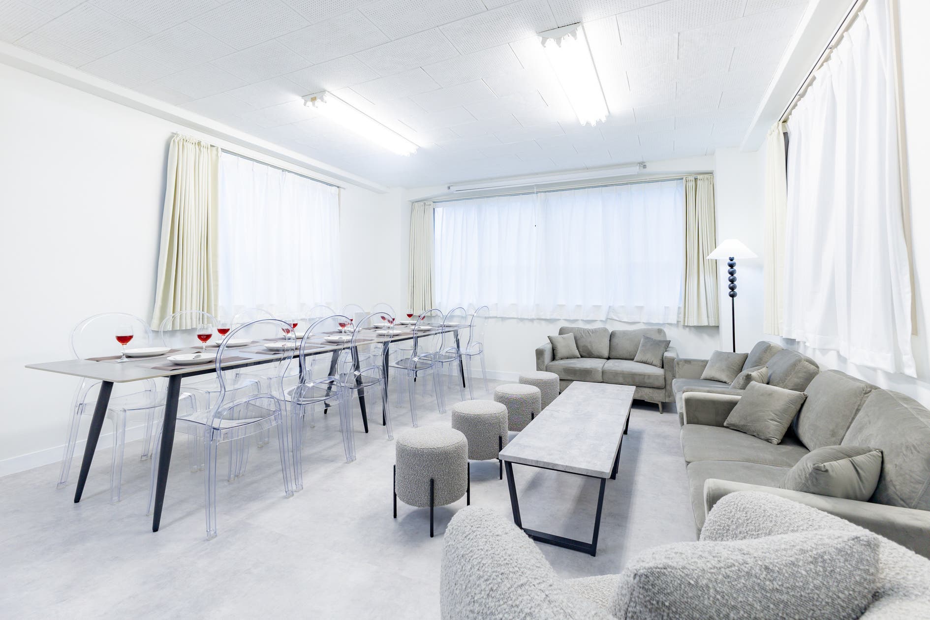 【OPEN特価】新橋駅チカ｜23名着席🉑×シンプル空間｜会議/セミナー/懇親会/パーティーに◎の写真8