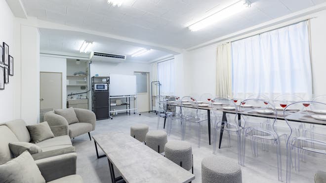 【OPEN特価】新橋駅チカ|23名着席🉑×シンプル空間|会議/セミナー/懇親会/パーティーに◎の写真11