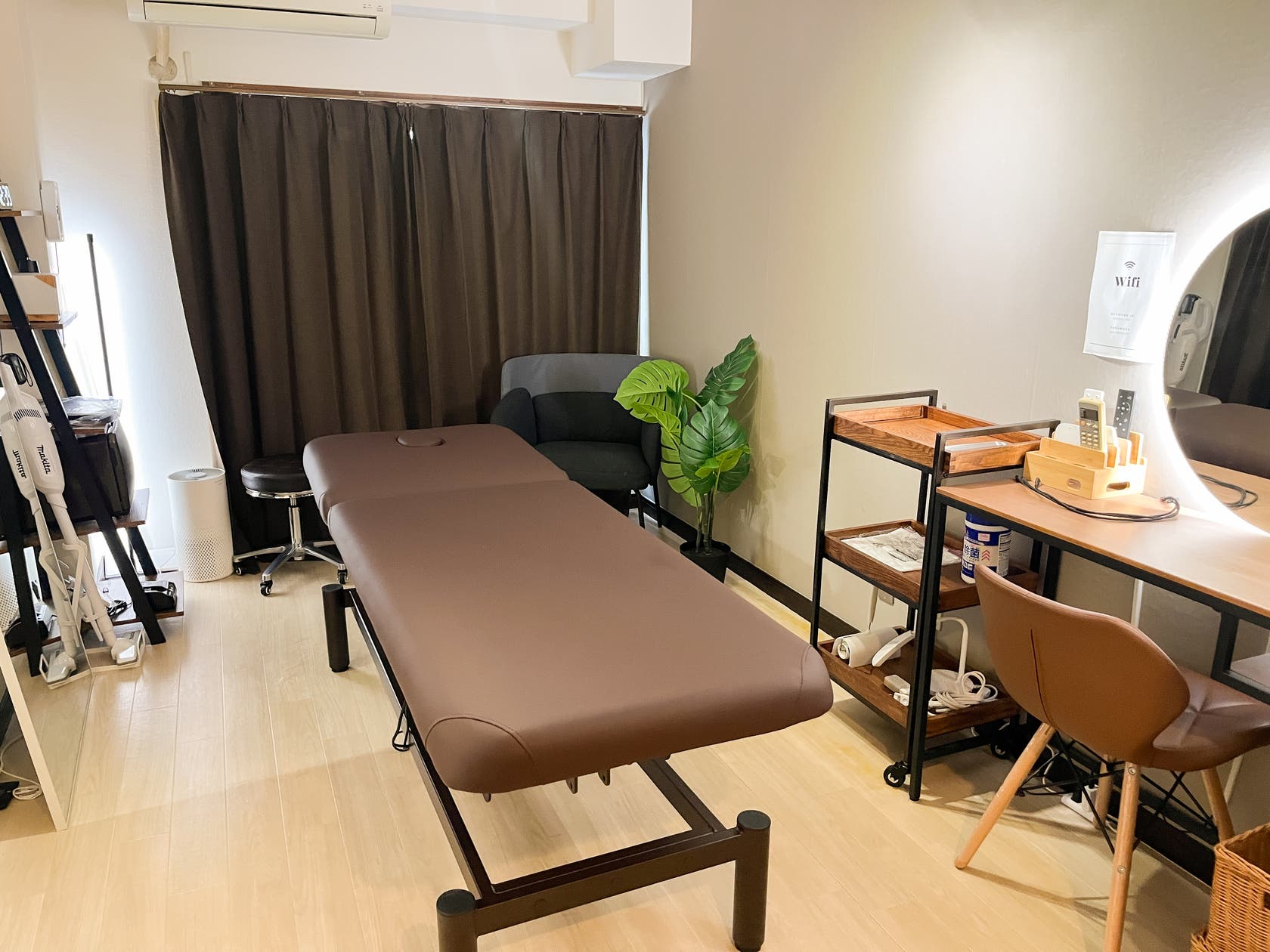【学芸大学駅3分】完全個室のプライベートサロン✨ブラウンを基調とした良質空間🌿の写真1