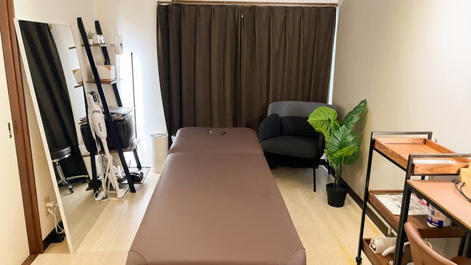 【学芸大学駅3分】完全個室のプライベートサロン✨ブラウンを基調とした良質空間🌿の写真4