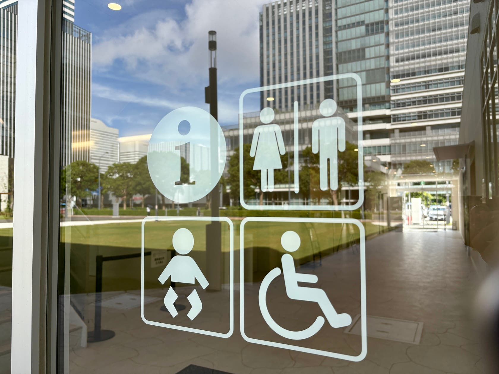 約300坪のふかふか天然芝！横浜みなとみらいの屋外イベント・撮影スペースの写真10