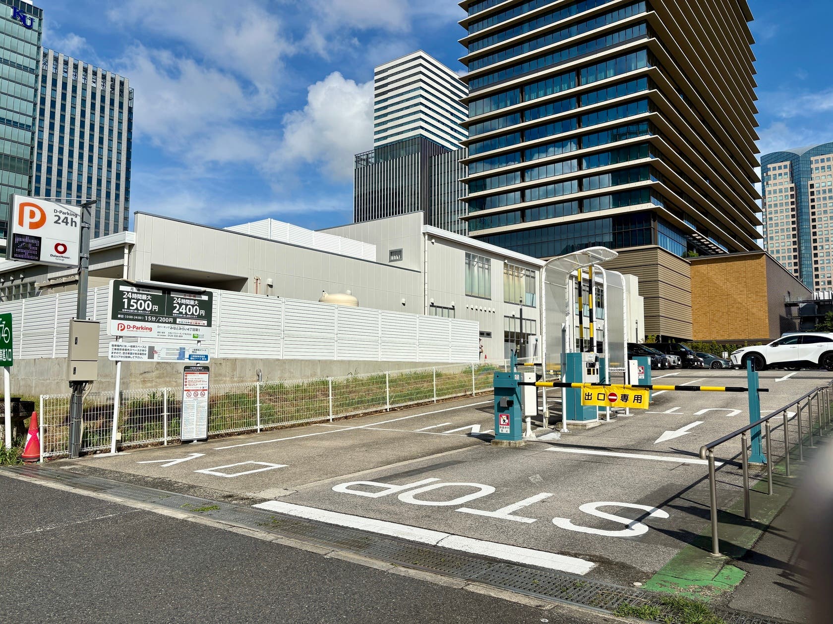 約300坪のふかふか天然芝！横浜みなとみらいの屋外イベント・撮影スペースの写真12