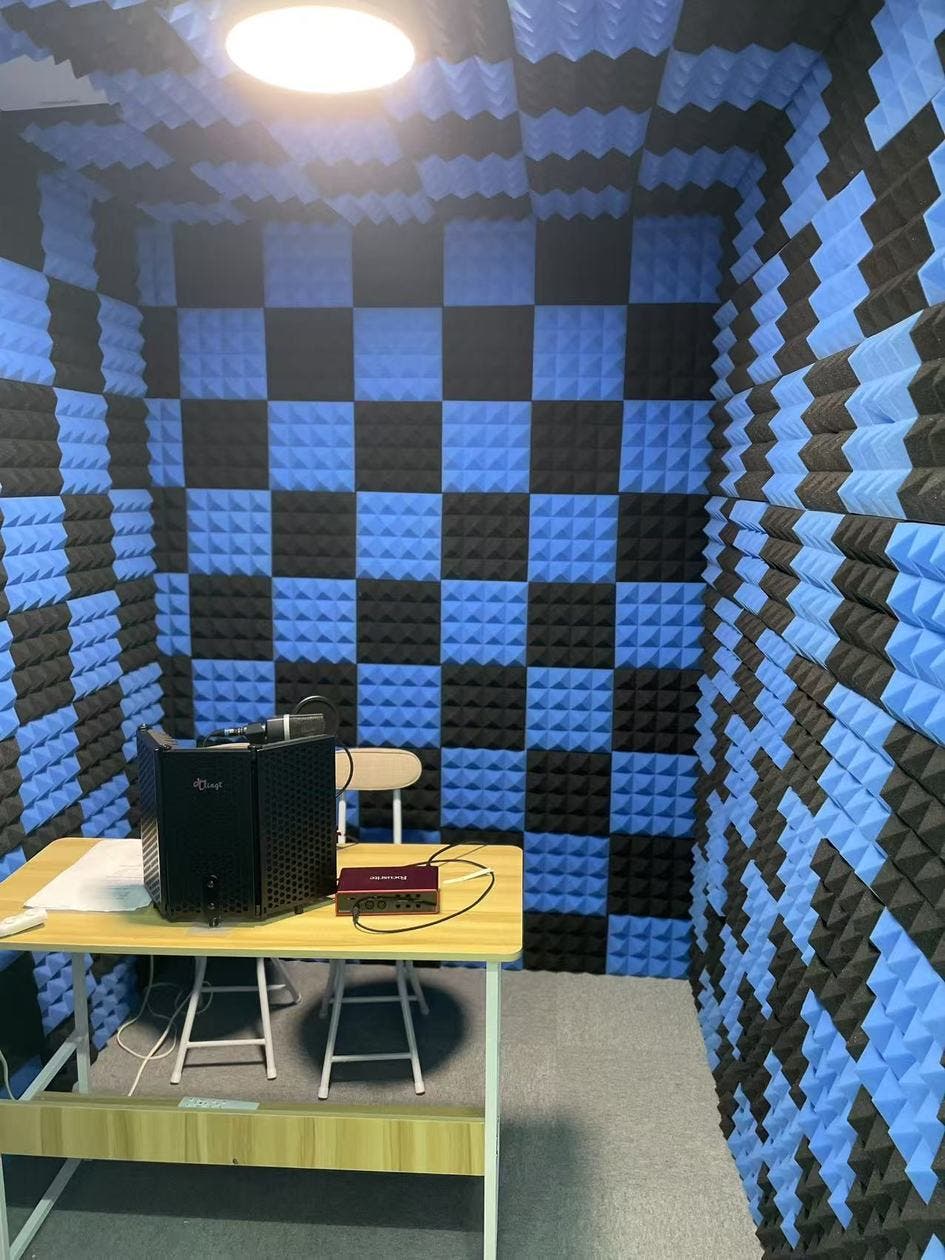 東高円寺駅徒歩3分｜机・椅子完備の静かな個室スペース／音声収録・作業・テレワークにの写真1