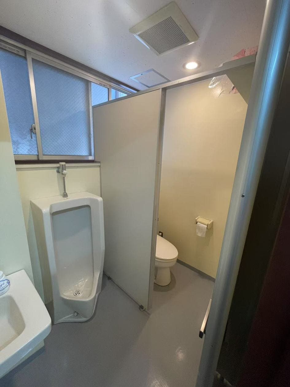 東高円寺駅徒歩3分｜机・椅子完備の静かな個室スペース／音声収録・作業・テレワークにの写真5