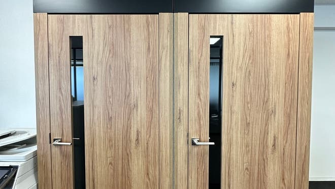 馬車道駅から徒歩3分!横浜赤レンガ倉庫・よこはまコスモワールド・富士山を一望できるビル最上階のワークボックス「うみ」の写真1