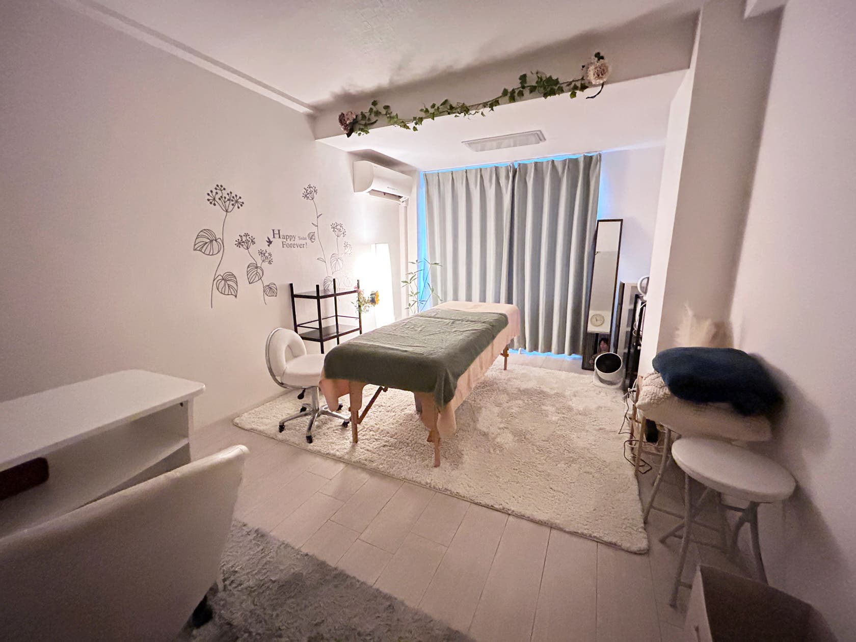 【心斎橋/長堀橋徒歩5分】完全個室・シャワー完備　エステ/マッサージ/整体/ネイルなどに最適🌸の写真1