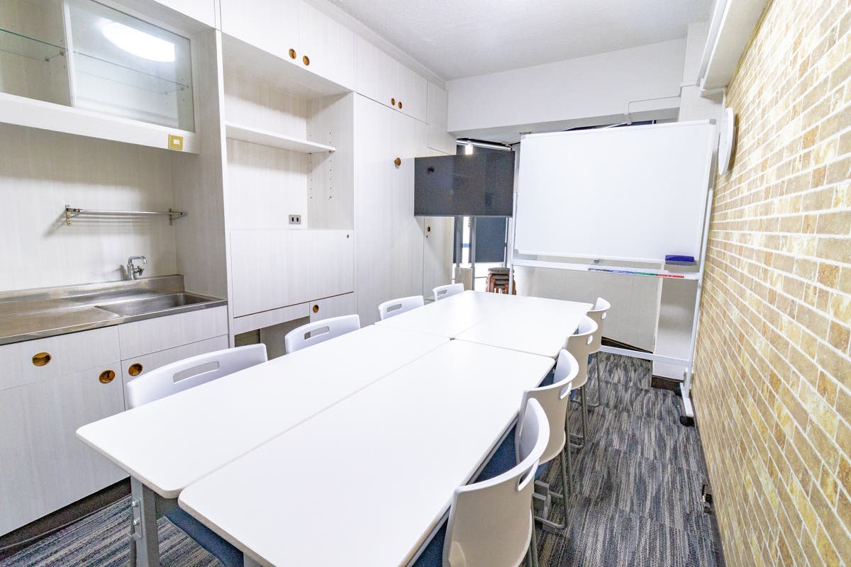 【名古屋駅徒歩5分！8名利用可！】モニター・WiFi・ホワイトボード全て無料！ふれあい貸し会議室 名古屋Dの写真1