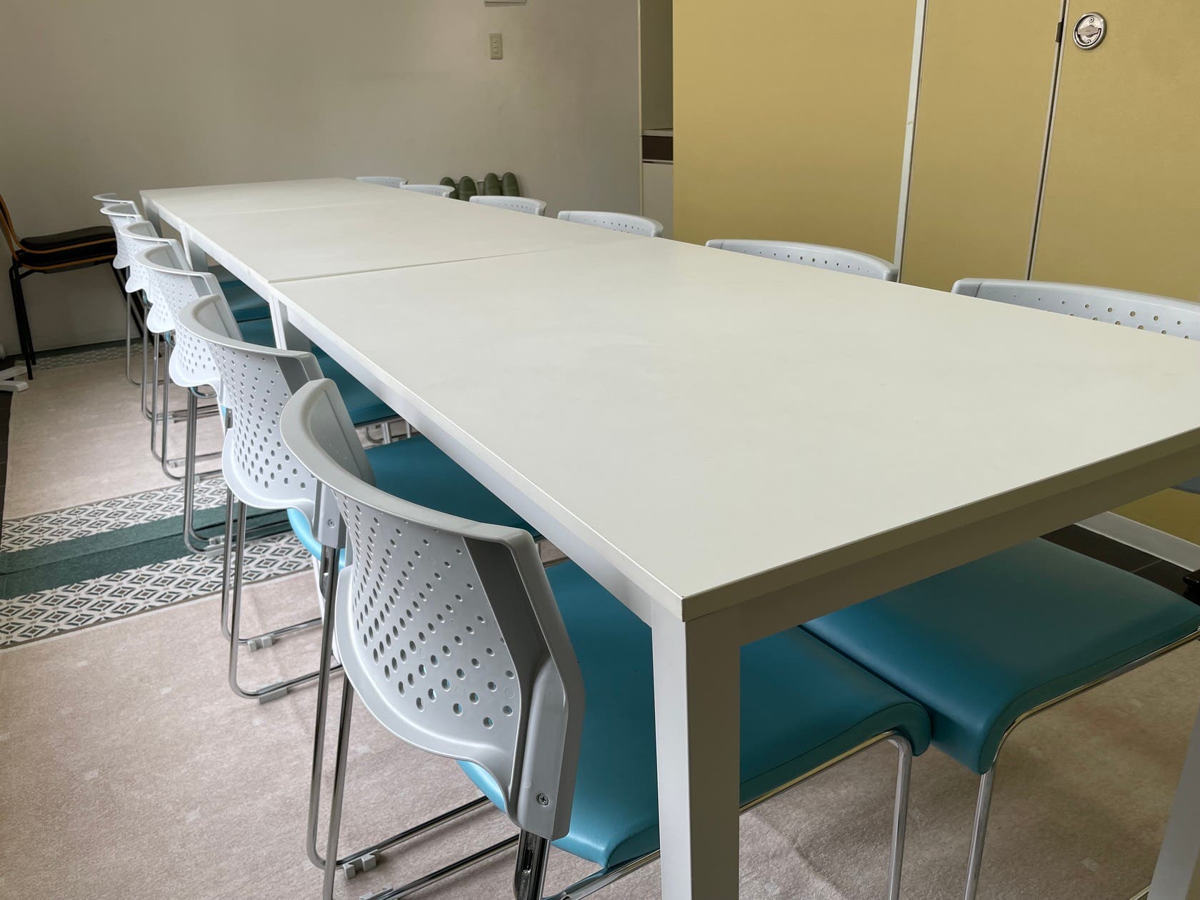 茅場町2分//リピーター多数【即予約可・高速度WiFi・除菌完備】各種教室、会議、商談、面接、研修、撮影等に最適な個室スペースの写真4