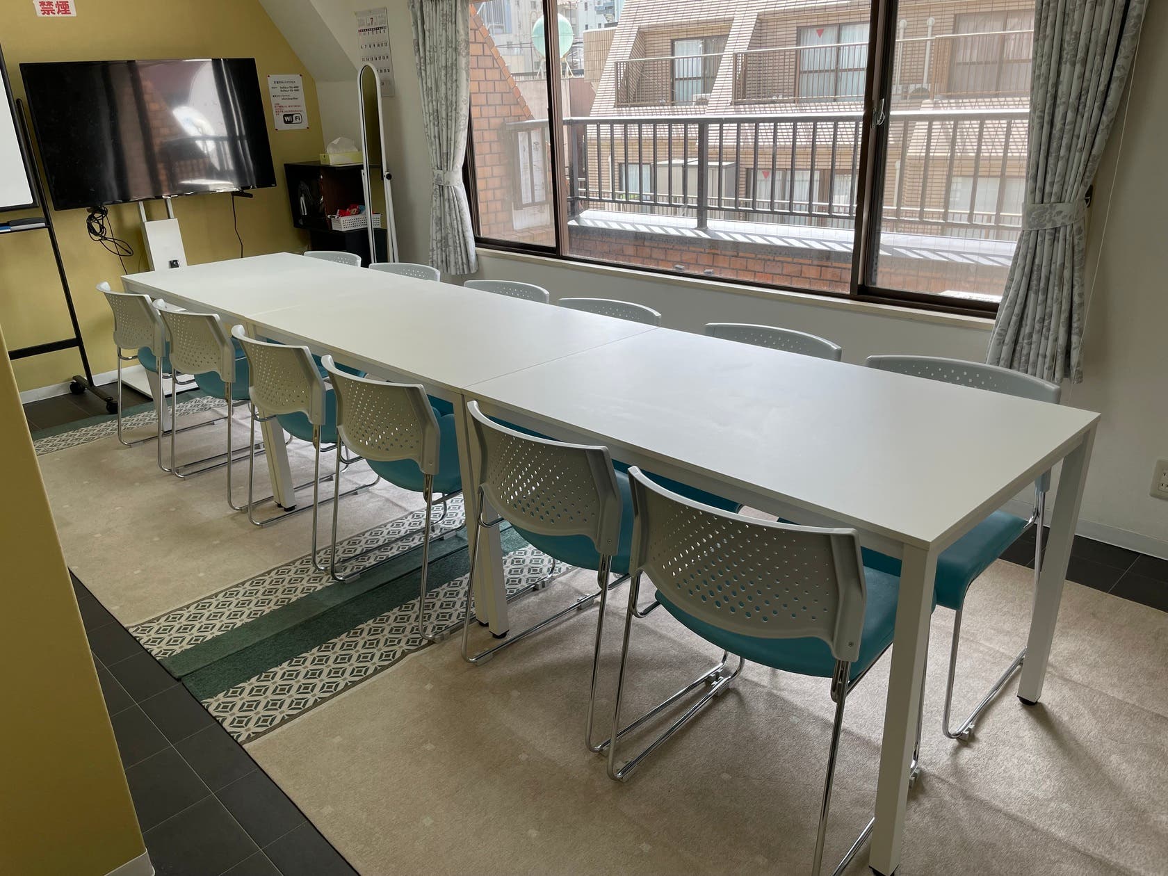 茅場町2分//リピーター多数【即予約可・高速度WiFi・除菌完備】各種教室、会議、商談、面接、研修、撮影等に最適な個室スペースの写真1