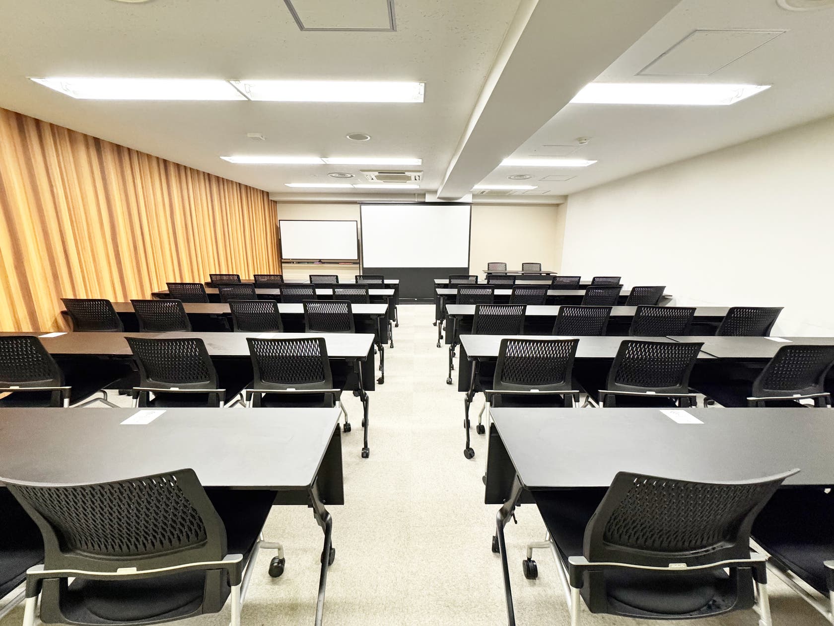 駅直結！横浜駅徒歩30秒｜最大46名｜ビジネス、懇親会の利用に最適！ルーム『ガラムマサラ』※旧4Lの写真1