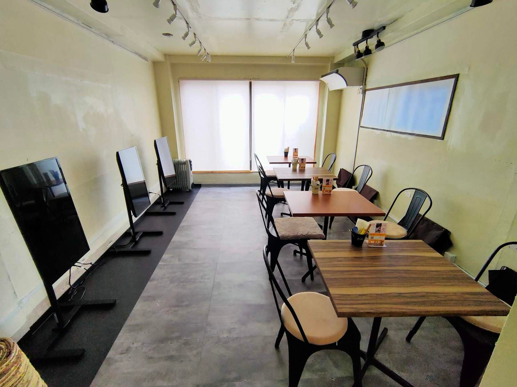 千駄木駅徒歩1分のアート空間。千駄木駅徒歩1分のアート空間。展示やワークショップに最適！の写真1