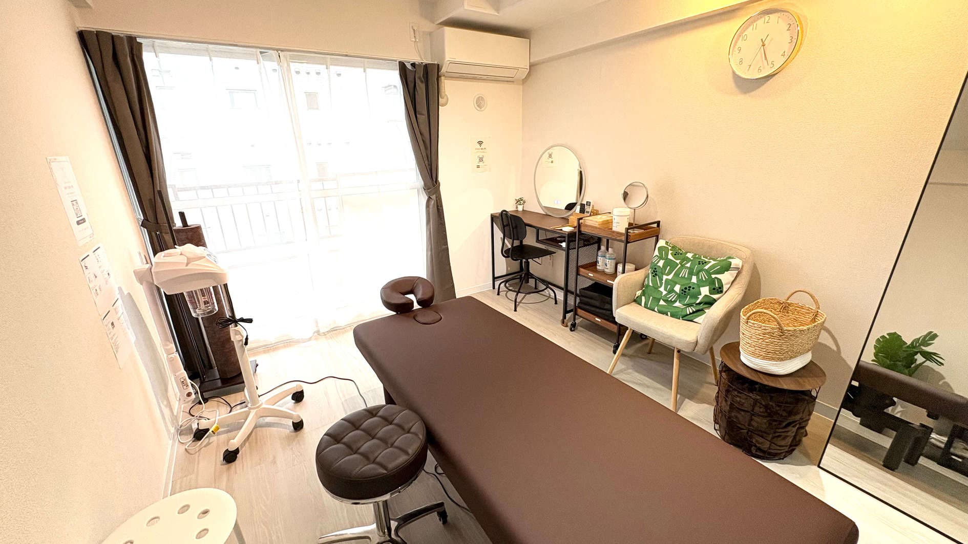 【New OPEN】池袋駅5分｜完全個室プライベートサロン✨木目基調とした良質空間🌿の写真2