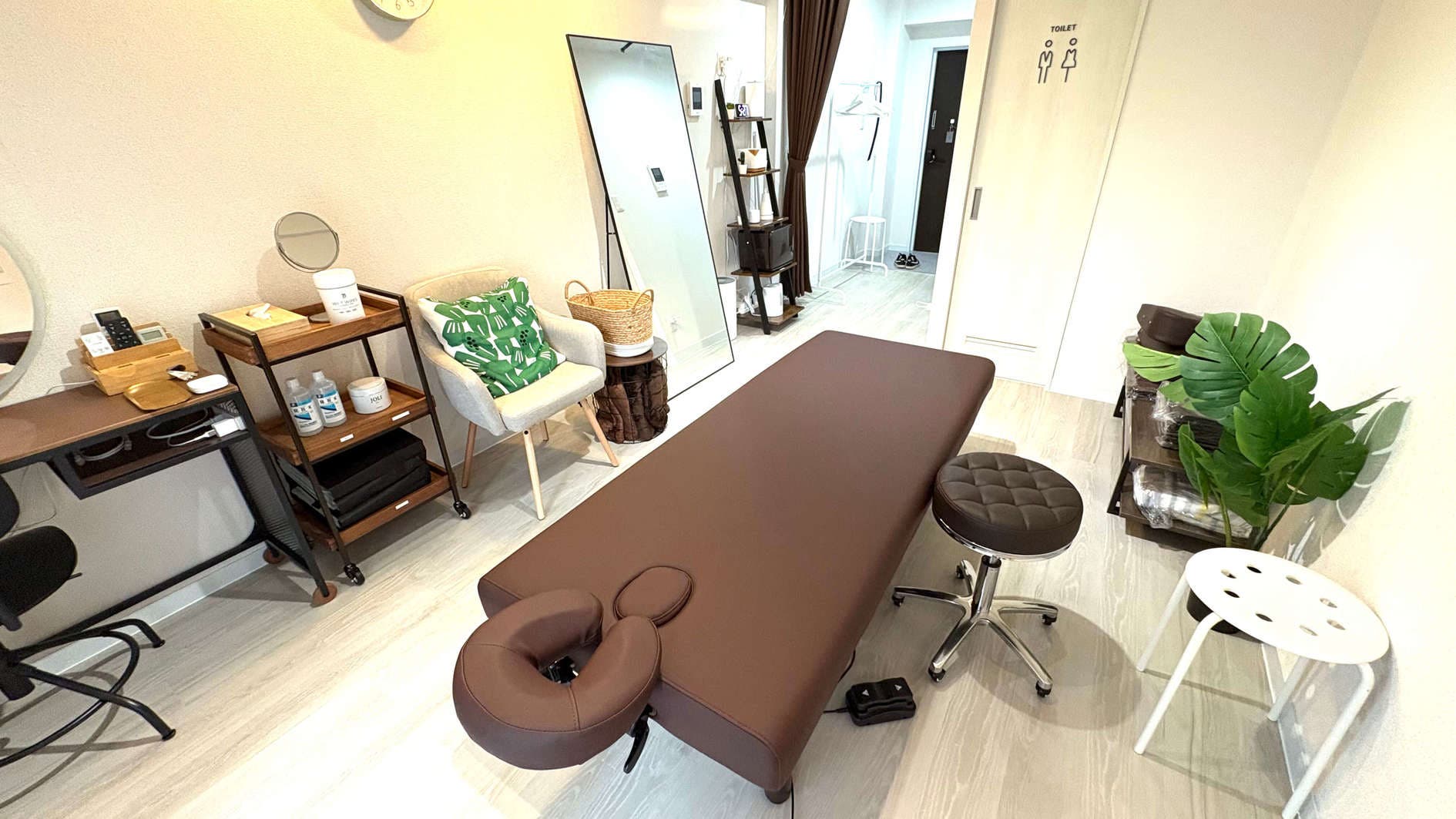 【New OPEN】池袋駅5分｜完全個室プライベートサロン✨木目基調とした良質空間🌿の写真4