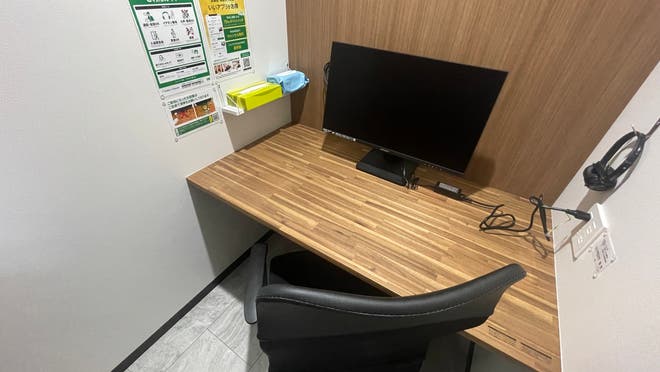 【神田駅から徒歩1分】モニター・フリードリンク付き1名個室(ブース6)※予約時間前は入室不可の写真1