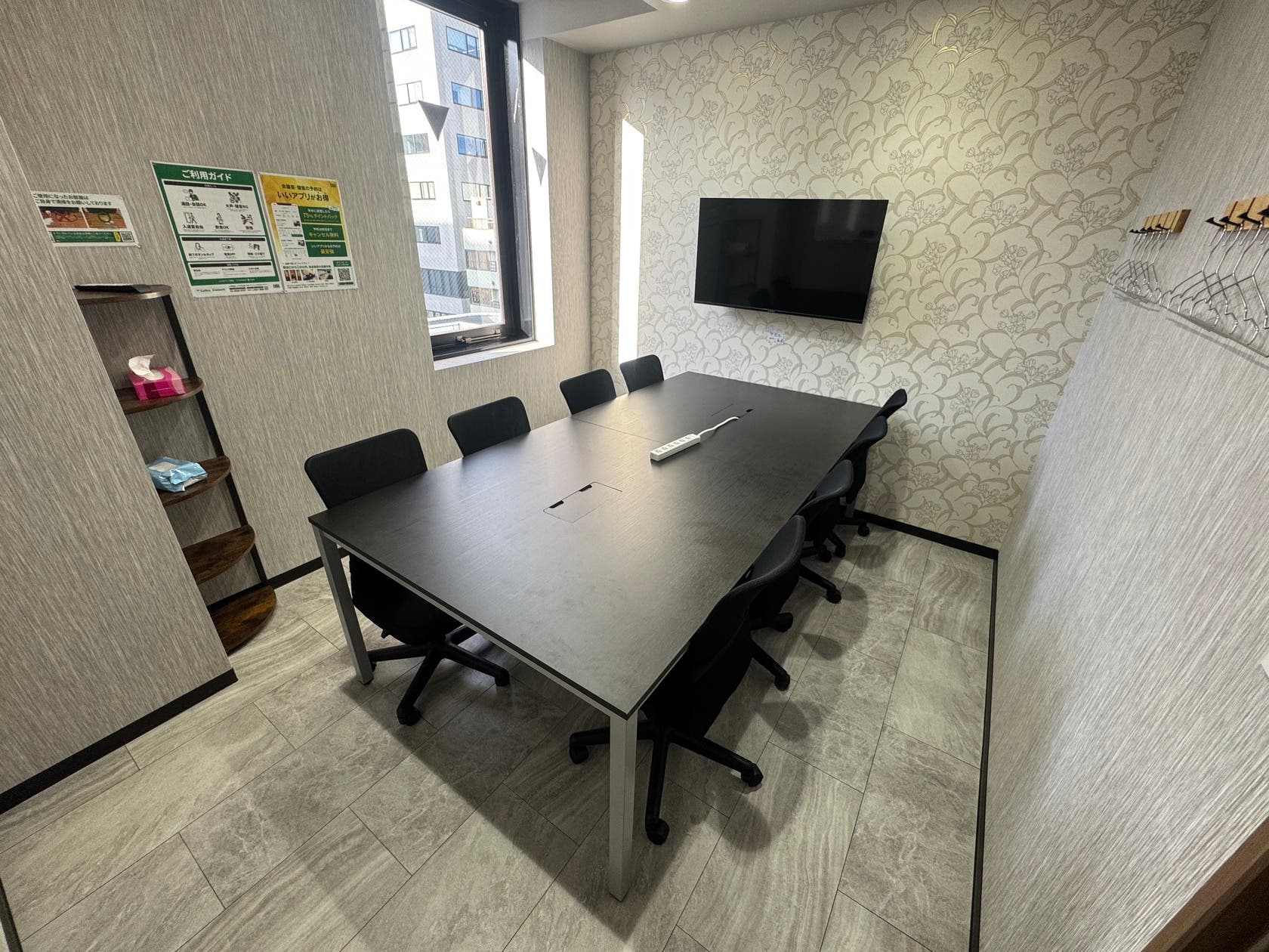 【神田駅から徒歩1分】モニター・フリードリンク付き8名会議室（Room B）※予約時間前は入室不可の写真7