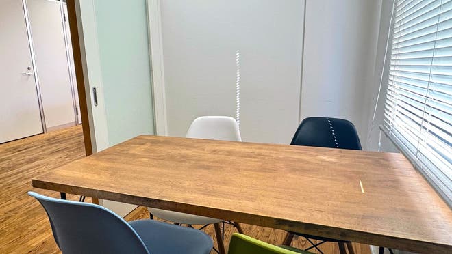横浜駅東口徒歩7分コワーキングスペース「ヨコハマホップ」会議室 小の写真3