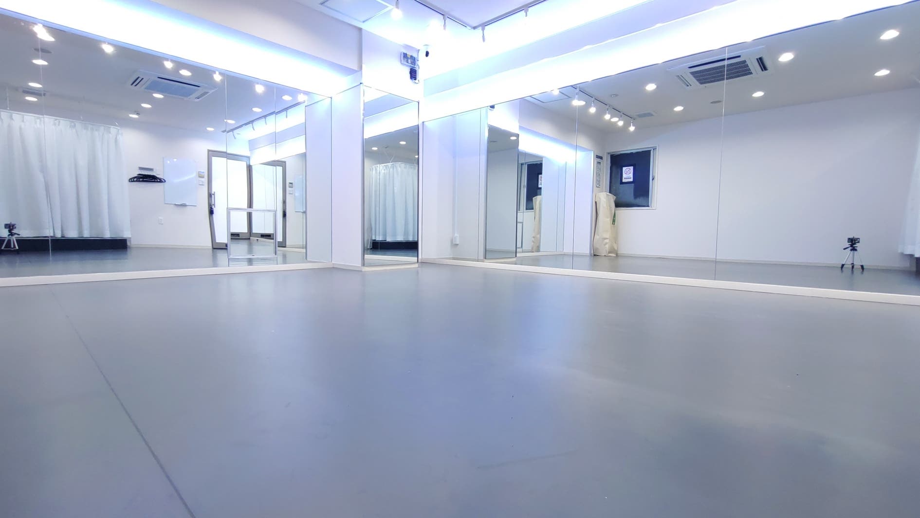 【2025年7月NEWオープン♪】横浜エリア♪駅チカ徒歩1分♪最高級舞台床リノリウム&設備の写真1