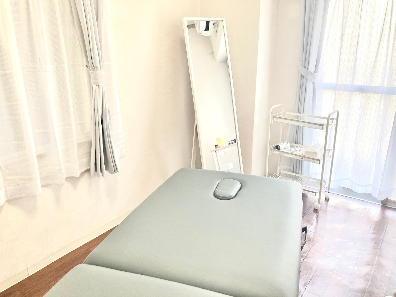 2面採光の角部屋【新大阪4分】静かな完全個室レンタルサロン💎全設備無料貸出💎エステ整体ネイル着替えメイクの写真9
