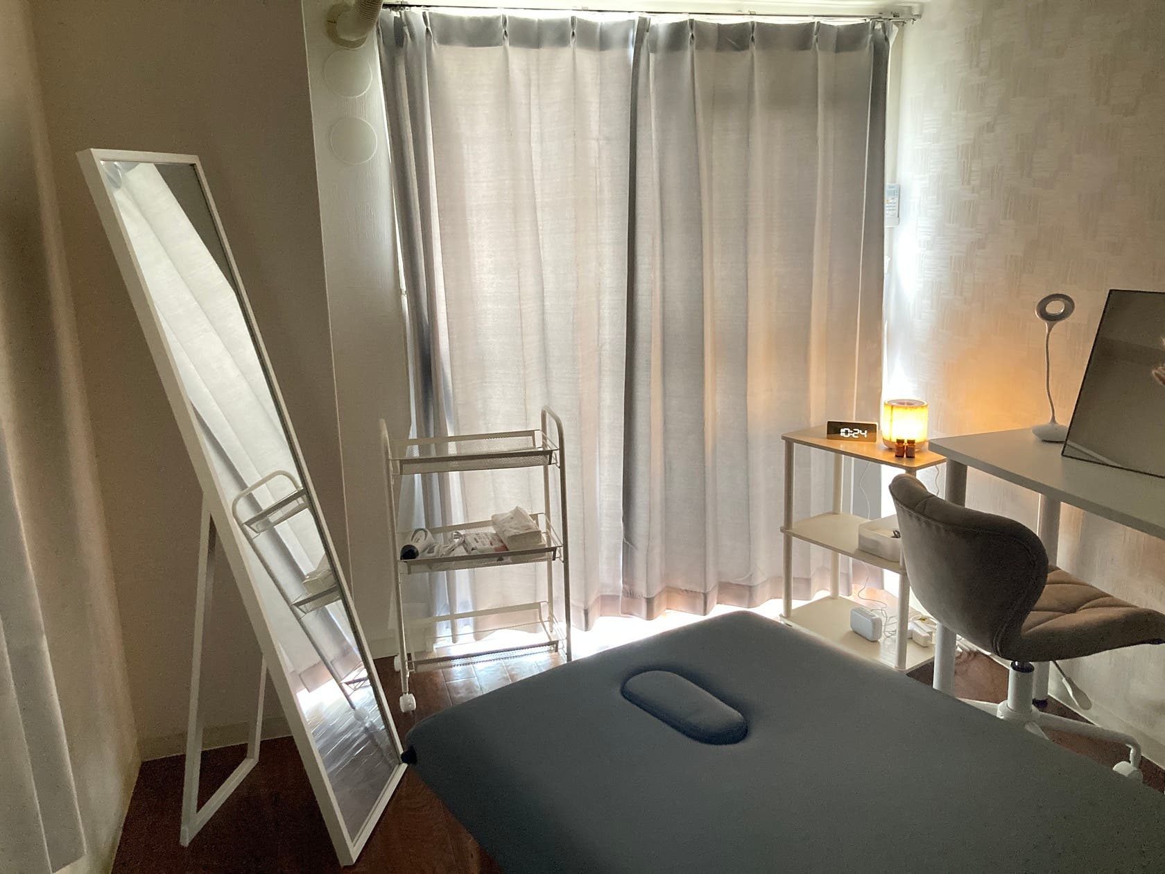 2面採光の角部屋【新大阪4分】静かな完全個室レンタルサロン💎全設備無料貸出💎エステ整体ネイル着替えメイクの写真14