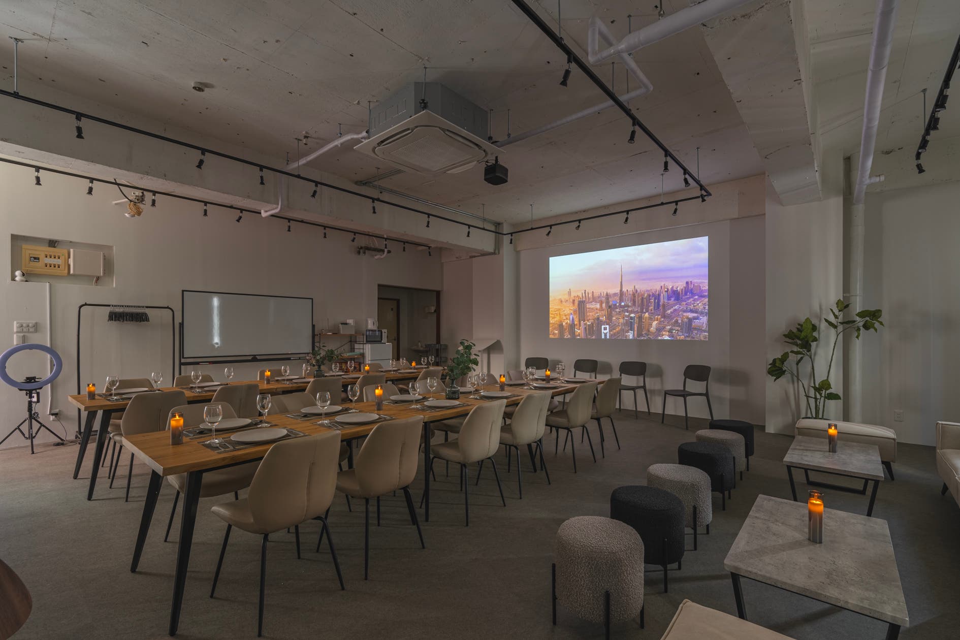 スペモ/忘年会/関内駅4分/大画面プロジェクター/セミナー/会議/懇親会/勉強会/イベント/751_LOUNGE関内の写真8