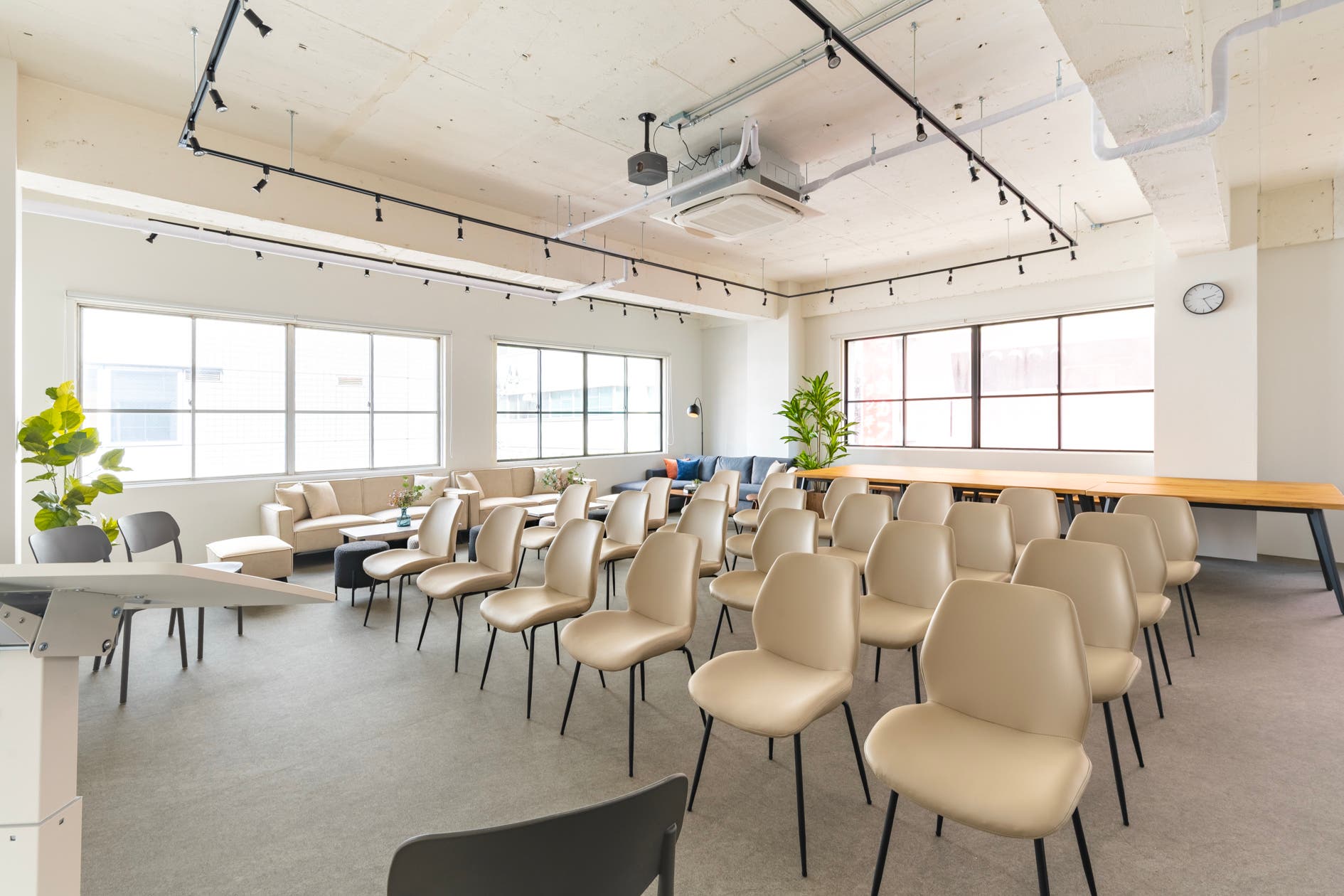 スペモ/忘年会/関内駅4分/大画面プロジェクター/セミナー/会議/懇親会/勉強会/イベント/751_LOUNGE関内の写真12