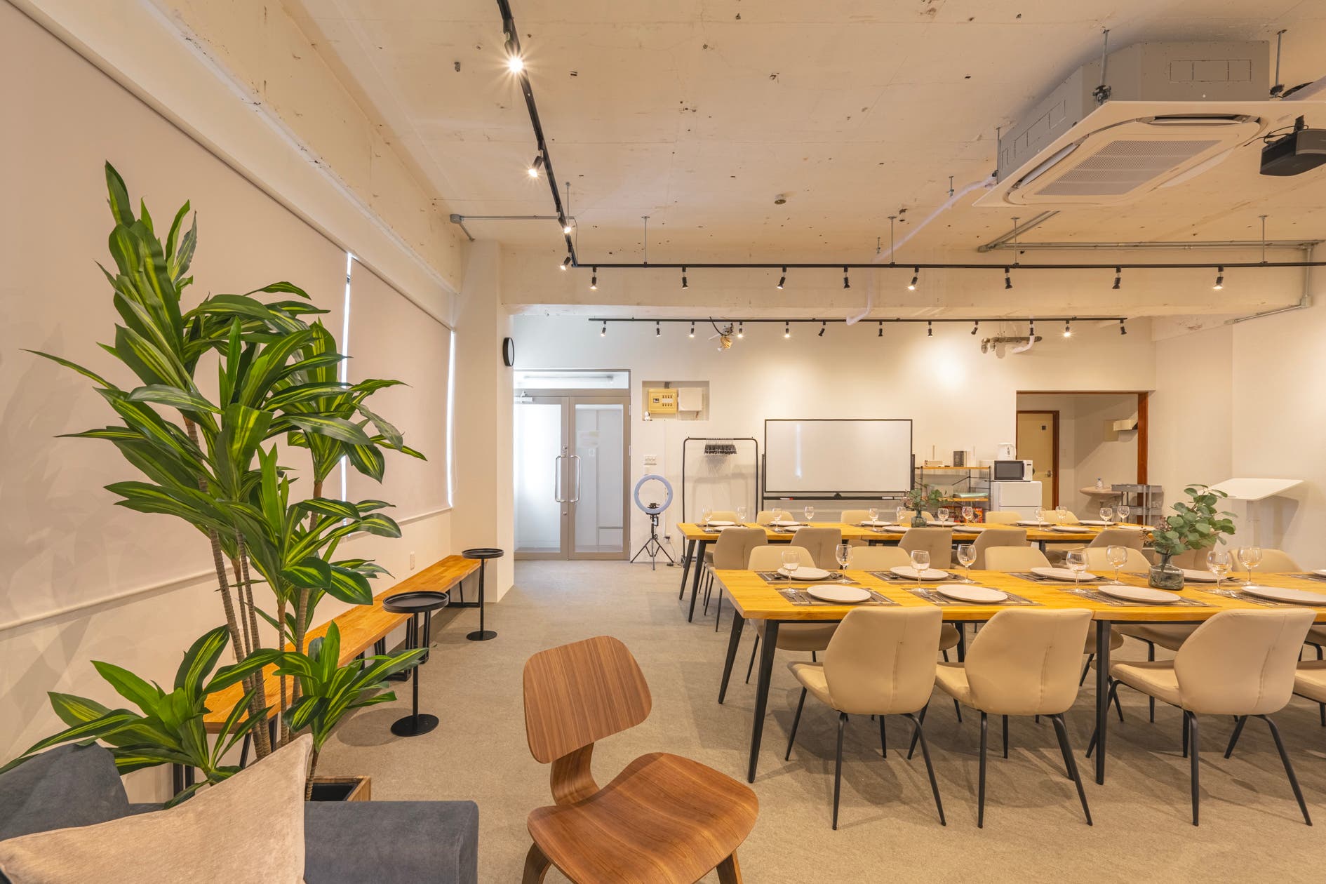 スペモ/忘年会/関内駅4分/大画面プロジェクター/セミナー/会議/懇親会/勉強会/イベント/751_LOUNGE関内の写真14