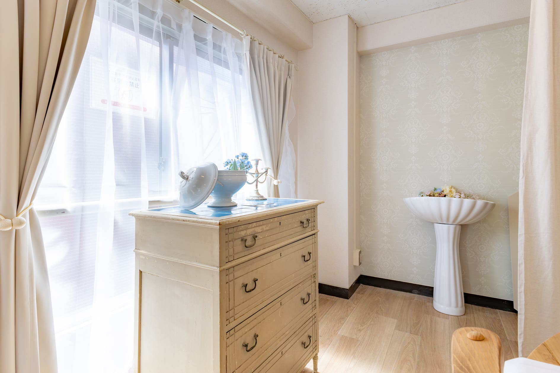 OPEN記念割🎊フレンチアンティーク空間🕯️ママ会👶🏻おむつ＆おもちゃ完備｜後楽園の写真3