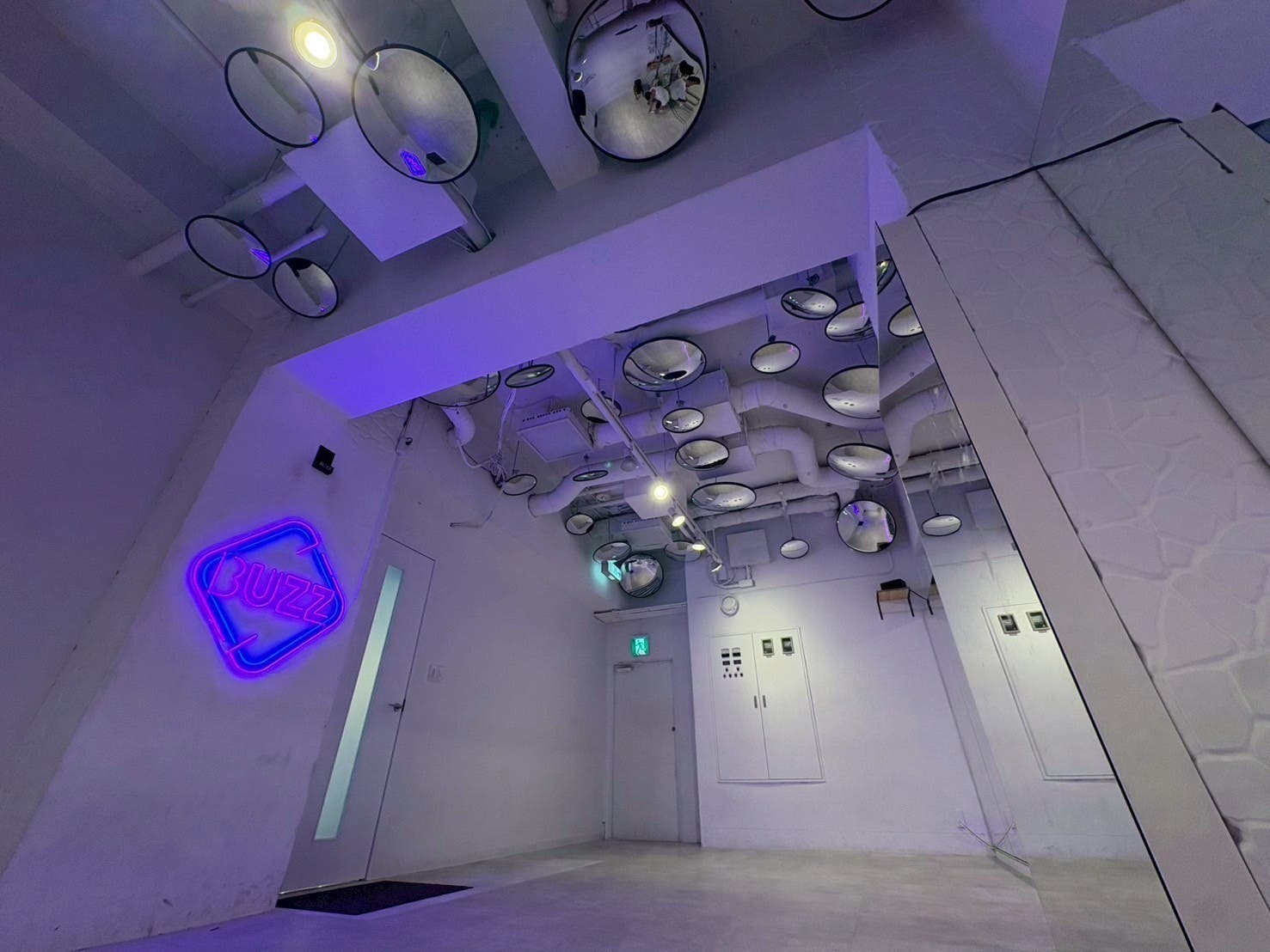 【BUZZ渋谷宮下PARK】Bstの写真1