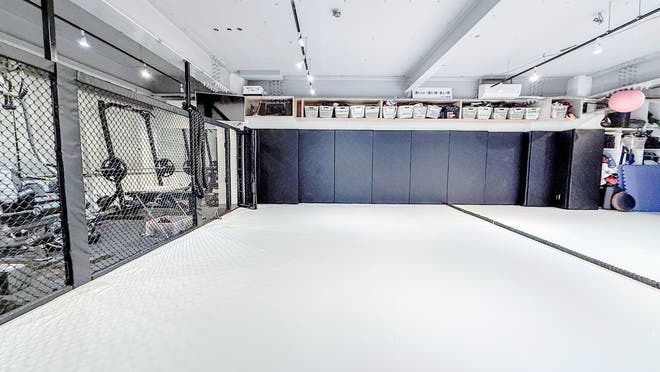 2025年5月リニューアル!サンドバッグ、金網、道具貸出あり!本格格闘技練習、ウェイトトレーニング可能ですの写真2