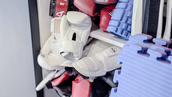 2025年5月リニューアル!サンドバッグ、金網、道具貸出あり!本格格闘技練習、ウェイトトレーニング可能ですの写真6