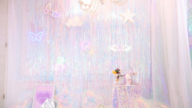 【オープン記念割引中🎉】かわいい・シンプル・教室背景etc...マルチな撮影スタイジオ/撮影機器貸し出し無料の写真1