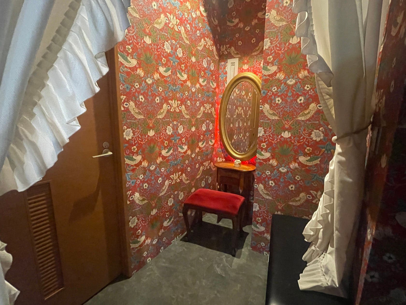 オリオン通り至近の175㎡路面店まるごと貸✨クラシカルな宮殿×姫系空間💕自然光🌅ピアノ🎹パーティー🍷プロジェクター📹の写真19