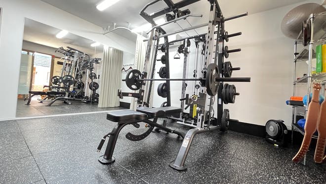 【錦糸町】マルチラックや大型鏡のあるパーソナル向けレンタルジム! 【ルームA】 MIYAZAKI GYM錦糸町店の写真1