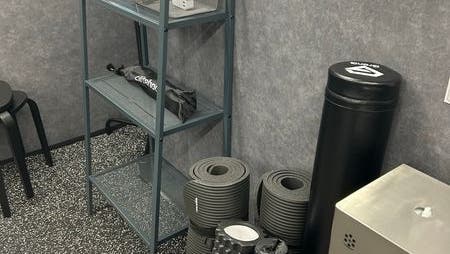 〈渋谷駅徒歩1分!🚶♂️〉23㎡/本格マルチマシン完備のトレーニングルーム/撮影・レッスン利用OK/ルービー渋谷room2の写真4