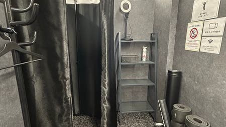 〈渋谷駅徒歩1分!🚶♂️〉17㎡/本格マルチマシン完備のトレーニングルーム/撮影・レッスン利用OK/ルービー渋谷room1の写真4