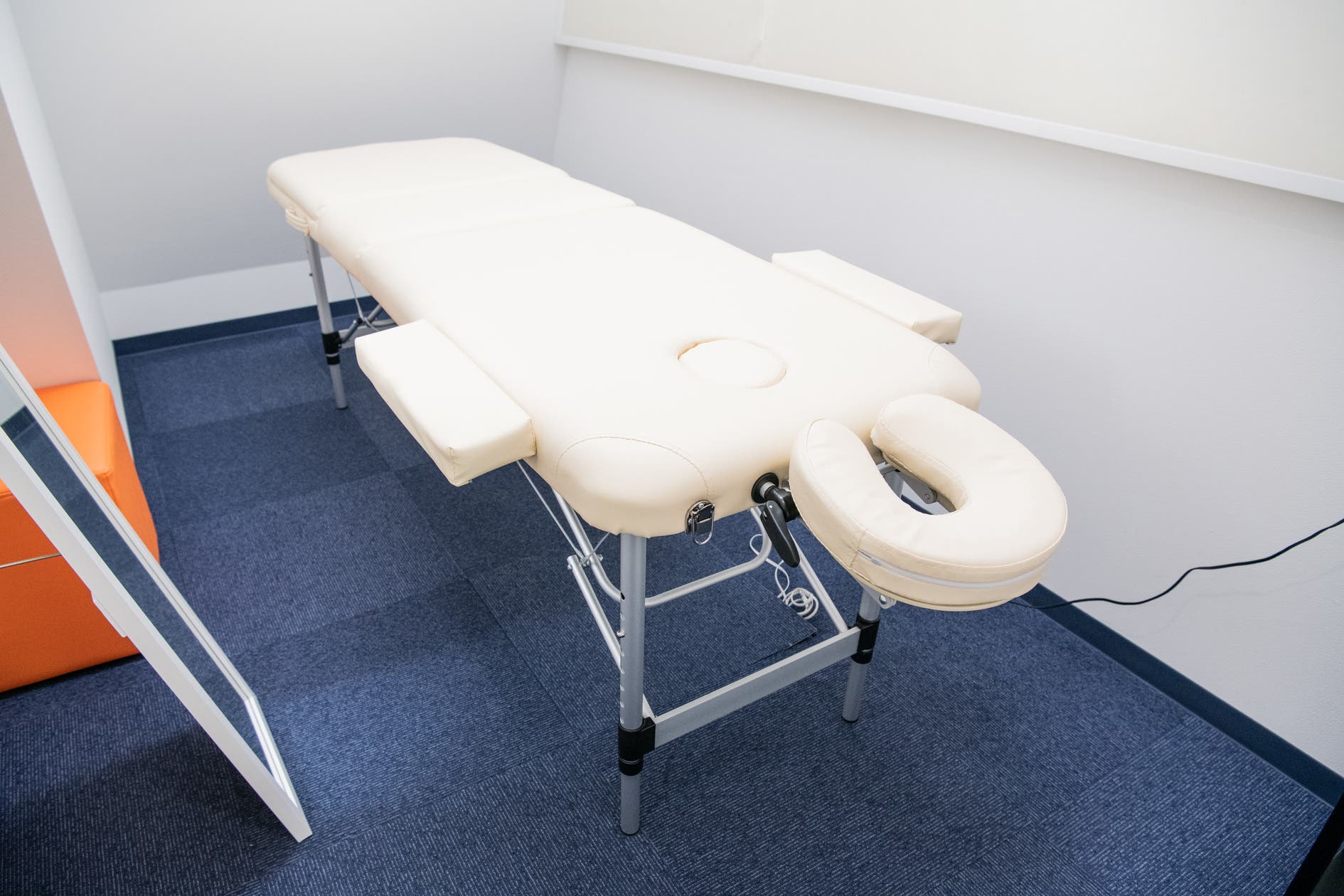 施術ベッドの画像1