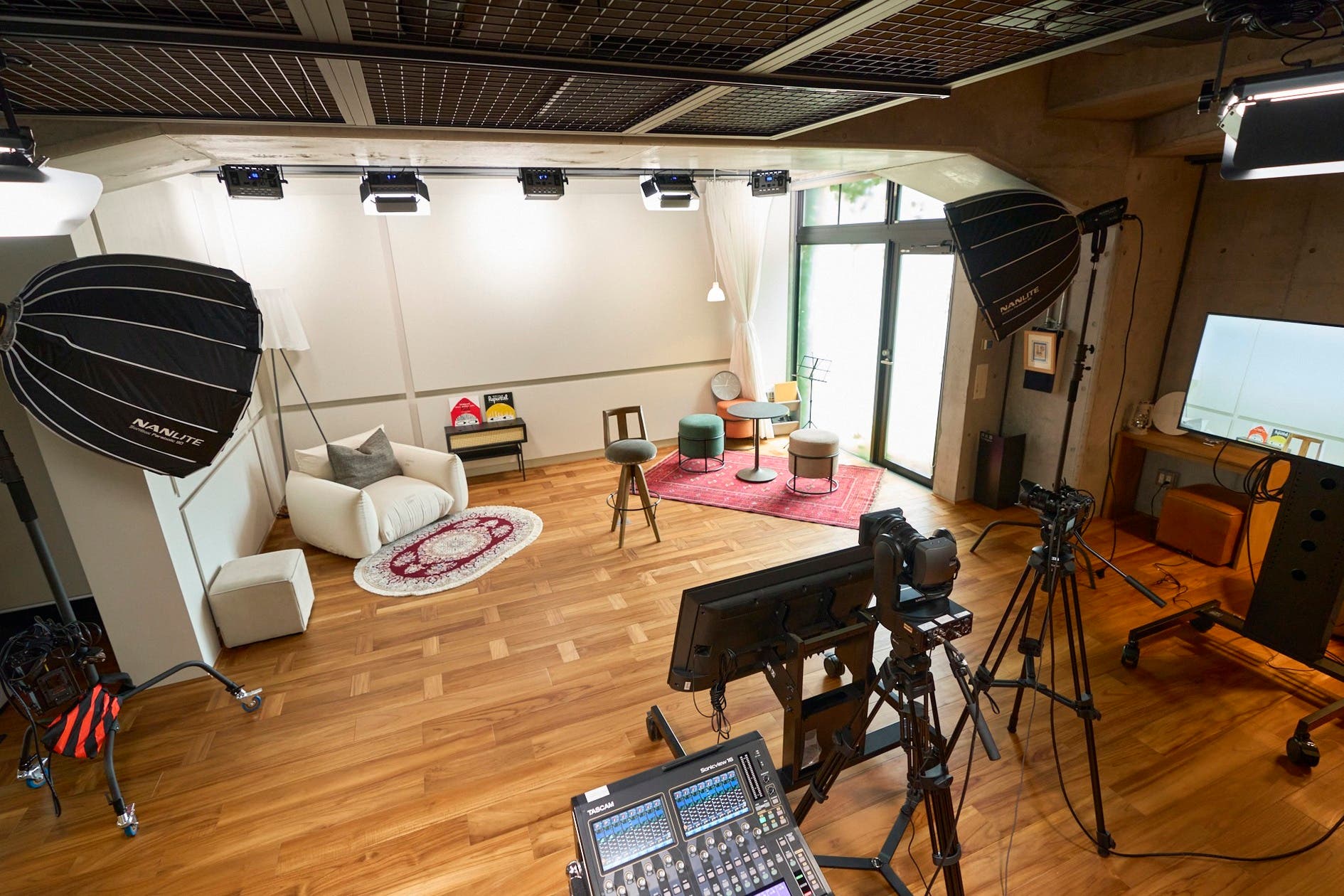 【NEW OPEN】最新鋭プロユースのスタジオ / ライブ配信・ウェビナー・番組収録・YouTube撮影・動画撮影・手ぶらOK！の写真4