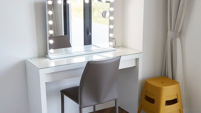 緑あふれる高台からの青い水平線とサンセット、屋上のプールから絶景を望むハウススタジオの写真10