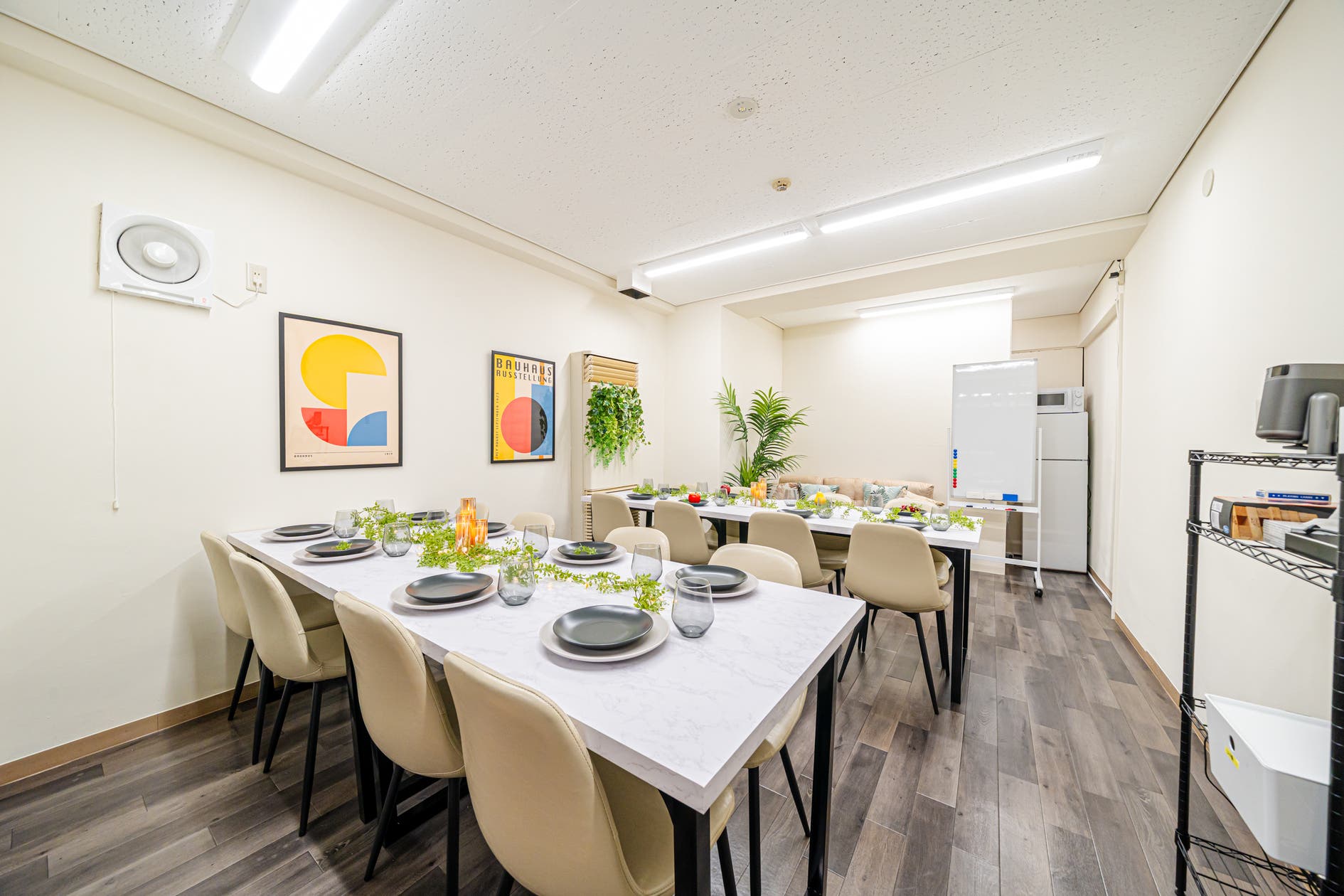 \内装リニューアル！/🎄クリスマス＆忘年会大人気‼️🎅🥂30名までOK!電子タバコOK🚬プロジェクター｜法人利用[79]の写真4