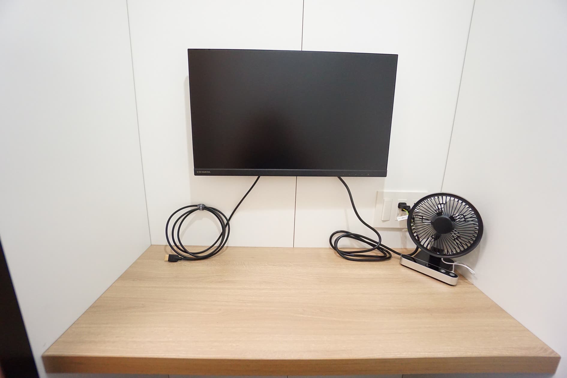 ＜日暮里MH WORK BOX No.4＞日暮里駅徒歩3分✨完全個室🚪光回線Wi-Fi📶モニター🖥️電源🔌テレワーク/面接/自習の写真2