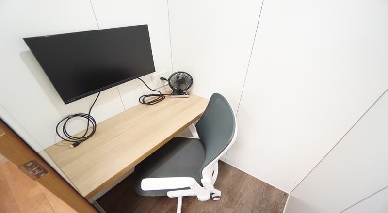 ＜日暮里MH WORK BOX No.4＞日暮里駅徒歩3分✨完全個室🚪光回線Wi-Fi📶モニター🖥️電源🔌テレワーク/面接/自習