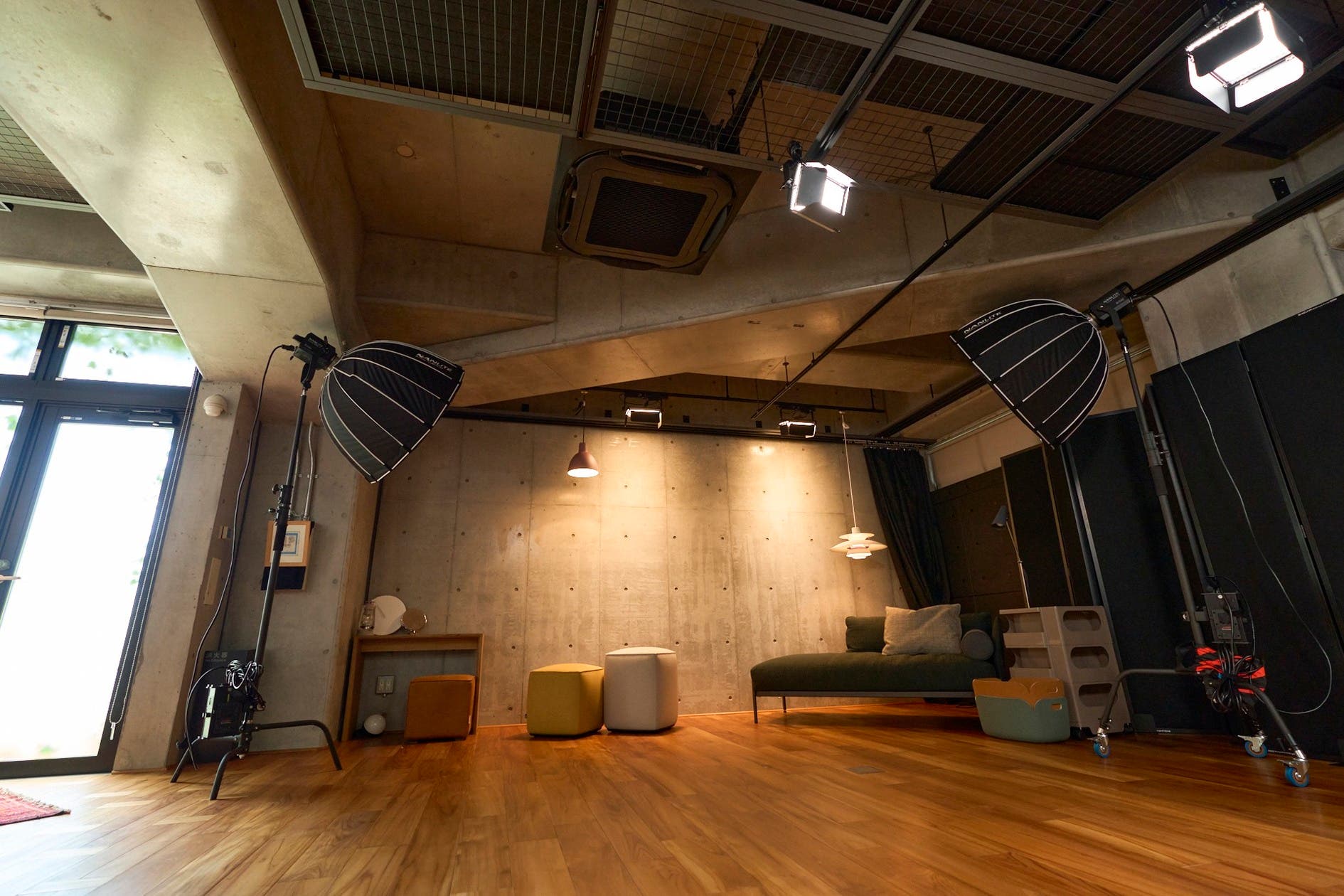 【NEW OPEN】最新鋭プロユースのスタジオ / ライブ配信・ウェビナー・番組収録・YouTube撮影・動画撮影・手ぶらOK！の写真9