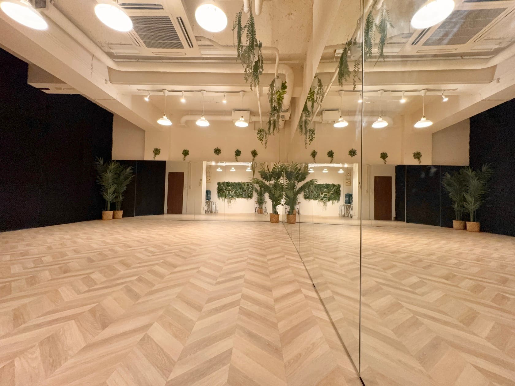 【御徒町駅4分】広々40㎡超/2面大型鏡計12m／調光調色照明あり/ダンス・ポージング・ヨガ・演劇・撮影・楽器演奏可☆の写真11